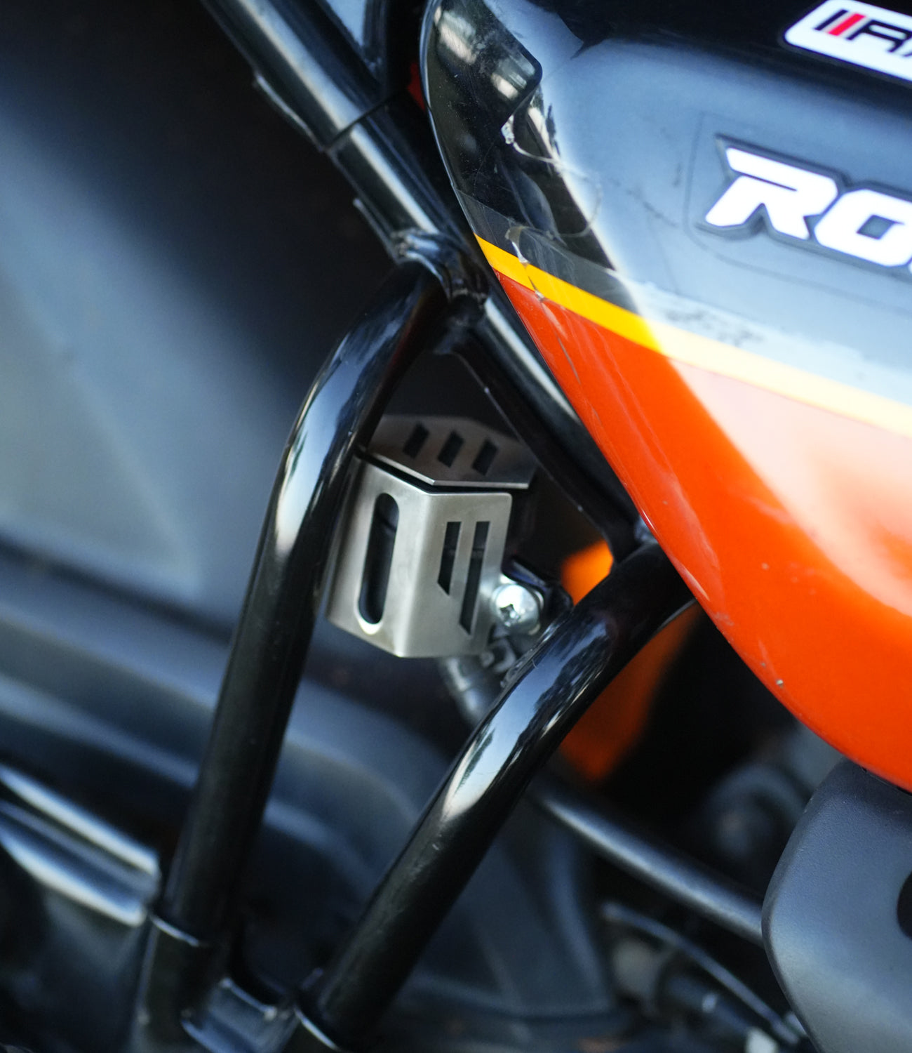 TVS RONIN - RESERVOIR OIL GUARD (SS) – Moto Torque