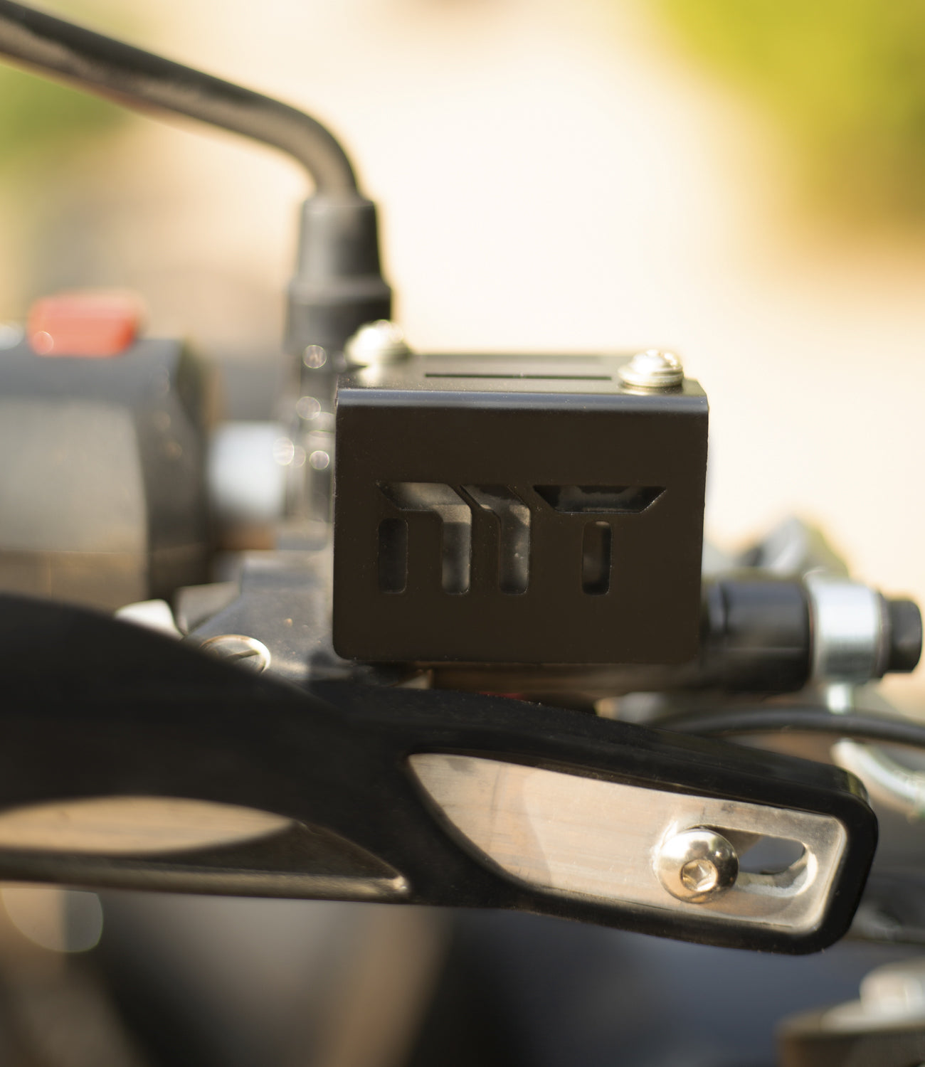 SCRAM 411 - FRONT MASTER CYLINDER GUARD – Moto Torque
