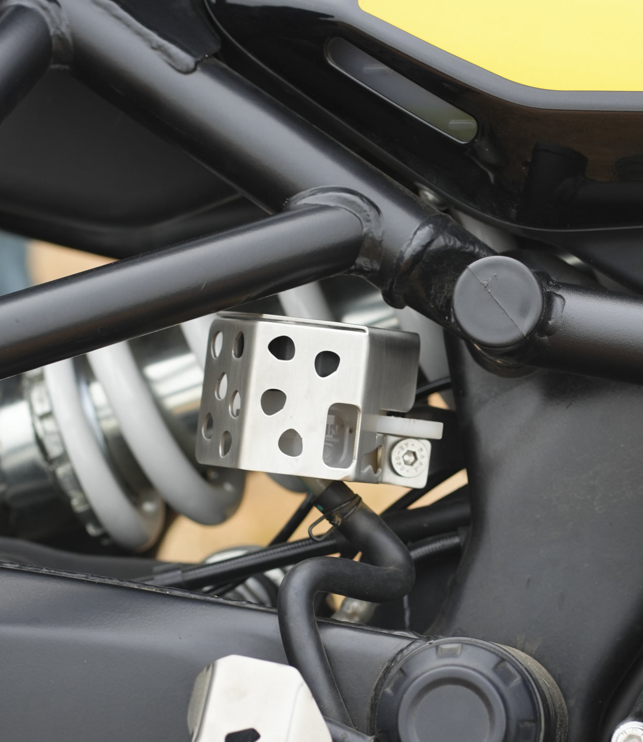 HIMALAYAN 450 - RESERVOIR OIL GUARD (SS) – Moto Torque